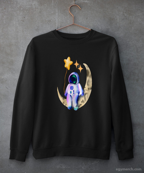 رائد فضاء يجلس على القمر | EgyMerch